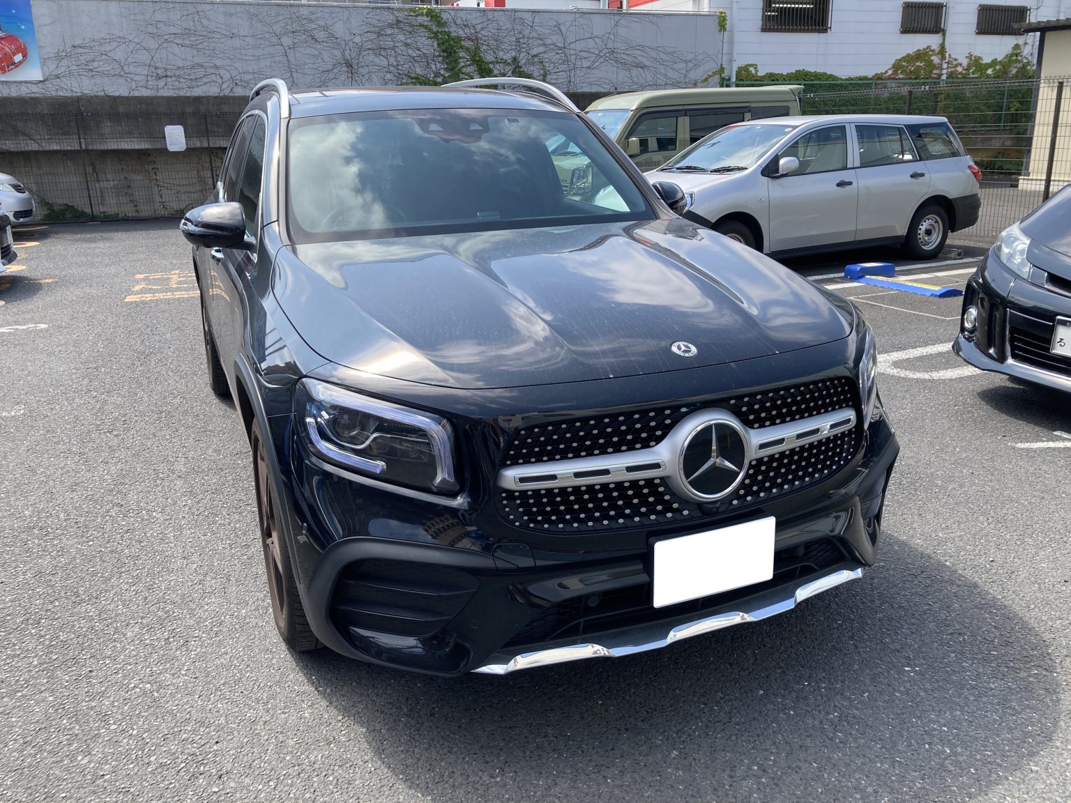 メルセデスベンツ、W247、GLBのフロントドアの凹み修理とリアドアの大きな凹みで交換をしました。 | 輸入車修理専門店 S-TECH ...