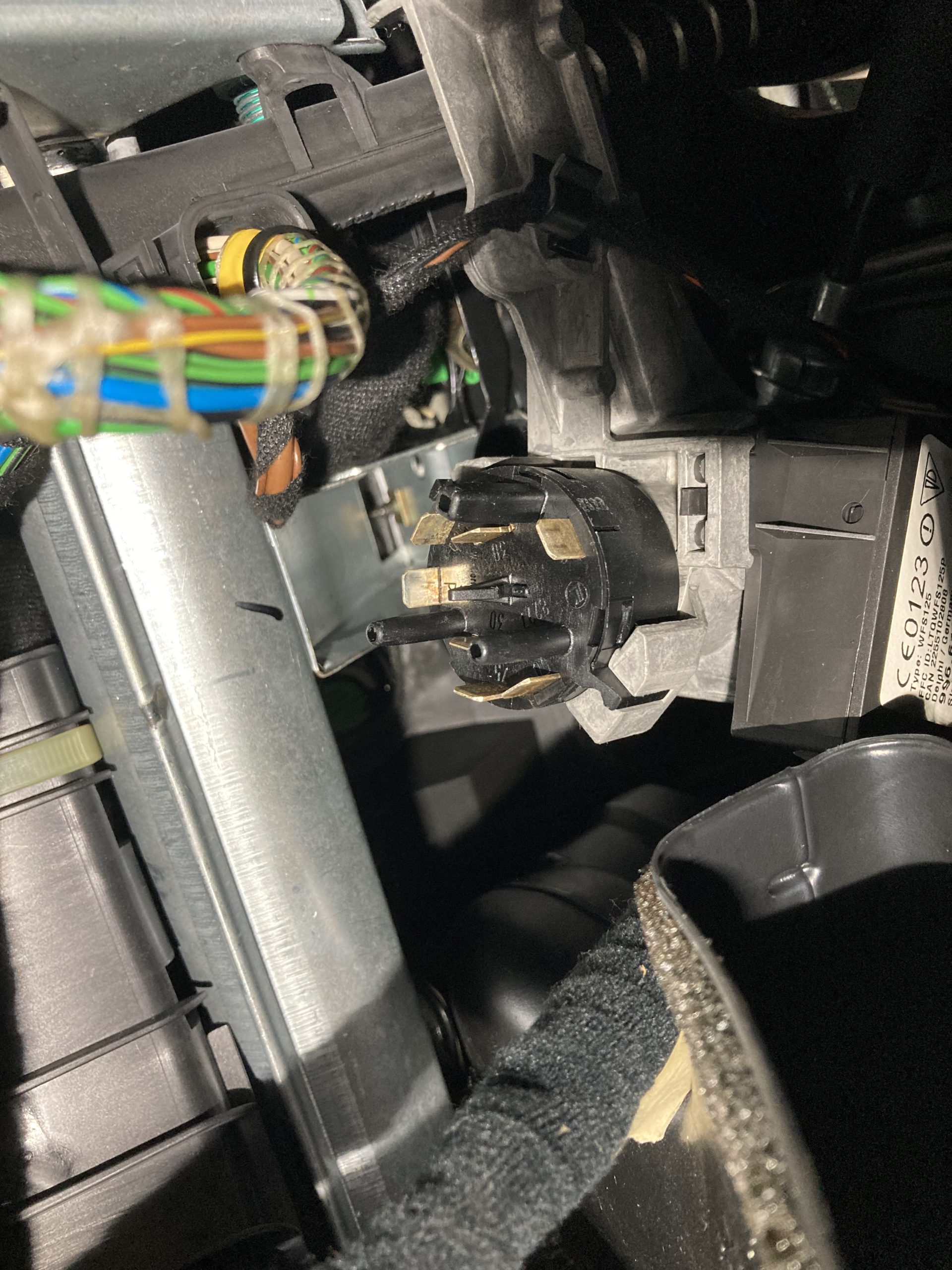 ポルシェ ボクスター 986 GH-98623 イグニッションキー修理 作業事例 | 輸入車修理専門店 S-TECH carservice (エステックカーサービス) ベンツ・BMW・ジャガー ...